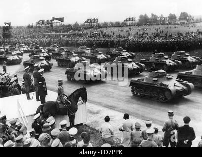 Panzer Parade am Reichsparteitag, 1936 Stockfotografie - Alamy