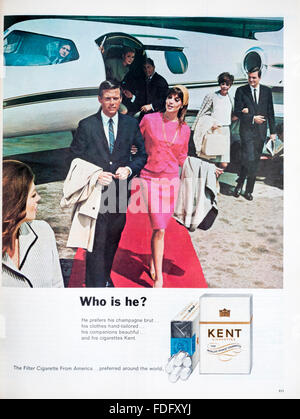 1960er Jahre Magazin Werbung Werbung Kent Zigaretten Stockfotografie ...