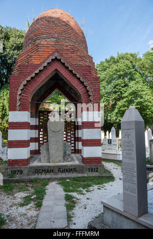 Islamische muslimische Grabsteine von bosnischen Soldaten bei Martyrs ...
