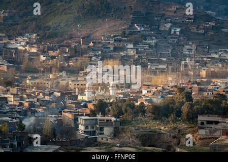 Luftaufnahme der Stadt mingora im Swat-tal Stockfotografie - Alamy