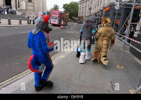 Furries treffen in London, UK. Die furry-Fandom ist eine Subkultur ...
