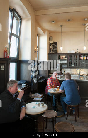 Köln, Altstadt-Nord, Thürmchenswall, Kölsche Gaststätte Max Stark ...