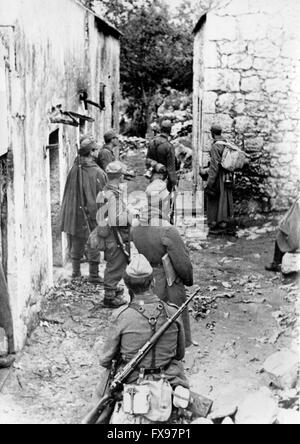 Soldaten der Waffen-SS Kämpfe in Ungarn, 1944 Stockfotografie - Alamy
