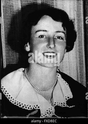 Melitta Schenk Gräfin von Stauffenberg - ein Porträtkopf aus Bronze ...