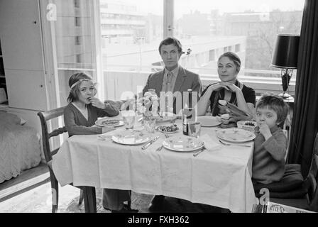 Der Deutsche Schauspieler Heinz Bennent Mit Ehefrau Paulette Renou Und ...