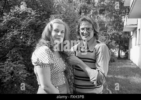 Der Deutsche Schauspieler Thomas Astan Mit Freundin, 1970er Jahre ...
