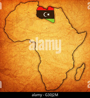 Libyen auf tatsächliche Vintage politische Karte Afrikas mit Flaggen ...