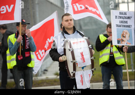 WROCLAW, Polen. 2. Mai 2016. Polnische Gewerkschaft Solidarnosc und ...