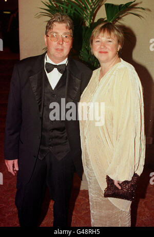 PAULINE QUIRKE MIT IHREM MANN STEVE SHEEN UND IHRER TOCHTER EMILY BEI ...