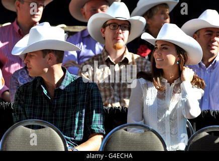 Der Duke und die Herzogin von Cambridge tragen einen Stetson Hut ...