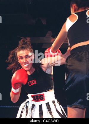 Boxing Couch/Simona Lukic Stockfotografie - Alamy
