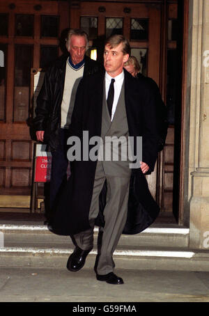 RALPH BULGER, DER VATER DES ERMORDETEN KLEINKINDES, JAMES BULGER, KOMMT ...