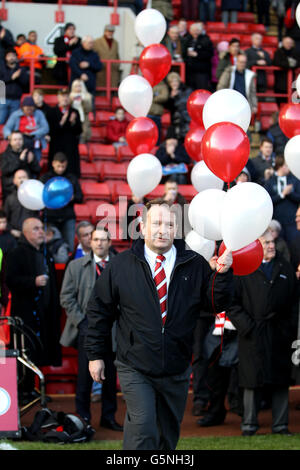 Brighton und Hove Albion Geschäftsführer Paul Barber, Eigentümer Tony ...