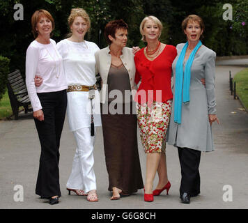 The Calendar Girls (von links nach rechts) Tricia Stewart, Angela Baker ...