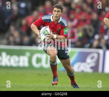 Munsters Ian Keatley während des Heineken Cup EIN Rugby-Spiel, Racing ...
