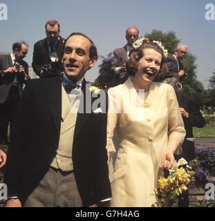 Der liberale Führer Jeremy Thorpe und seine Braut Caroline Allpass ...