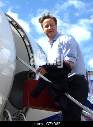 Premierminister David Cameron besteigen in Colombo ein Flugzeug, um ...