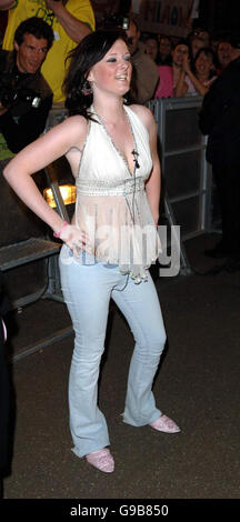 Bonnie wird aus dem Big Brother Haus in den Elstree Studios in ...