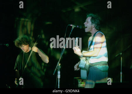 18. Juli 1996 - Bonner Springs, Kansas USA: Rob Wasserman spielt Bass ...