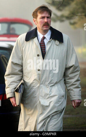 Craig Sargent kommt am Sevenoaks Magistrate Court in Kent an, wo er ...