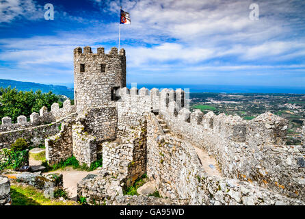 Sintra, Portugal. Burg der Mauren Hügel mittelalterlichen Festung, von ...