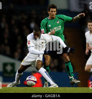 Tresor Kandol und Bristol von Leeds United verrovers Lewis Haldane in ...