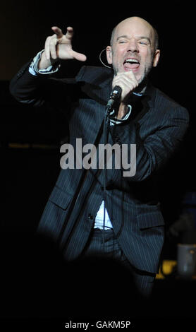 Michael Stipe R.E.M führen in der Royal Albert Hall London, England ...