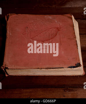 Klassisches antikes Buchcover leer innen, leerer alter Retro-Buchrahmen ...