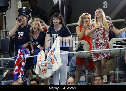 Mark und Caroline Peaty (links) mit Freundin Anna Zair im BBC-Studio ...