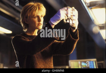 MINDHUNTERS / Mindhunters USA 2003 / Renny Harlin Sara Moore (KATHRYN ...