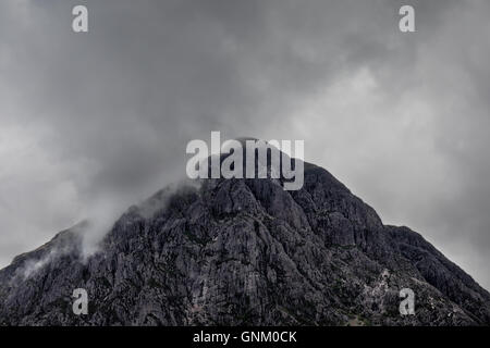 Buachaille Etive Mòr. bedeutet "der große Hirte der Etive' ist ein Berg ...