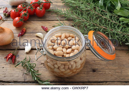 Pinto-Bohnen in einem Glas Stockfoto, Bild: 68983211 - Alamy