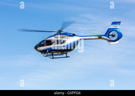 Polizeihubschrauber der Fliegerstaffel der Polizei NRW, D-HNWT, Hummel ...