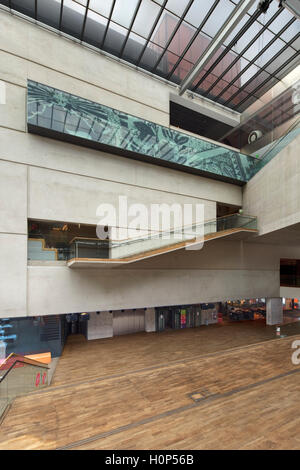 Atrium von Restaurant Niveau gesehen. Museum der Weltkultur, Göteborg ...