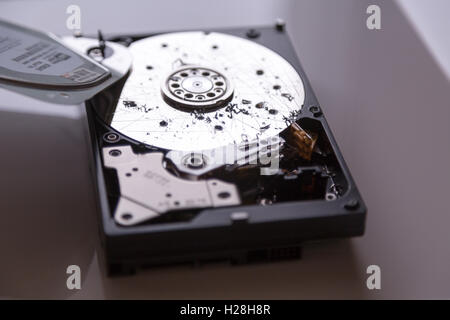 Defekte Hdd, zerstörten Festplatte Datenverlust Stockfotografie - Alamy