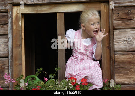 Holzhaus, Fenster offen, Mädchen, zwei, Geranien, Besetzung, Holzhütte ...