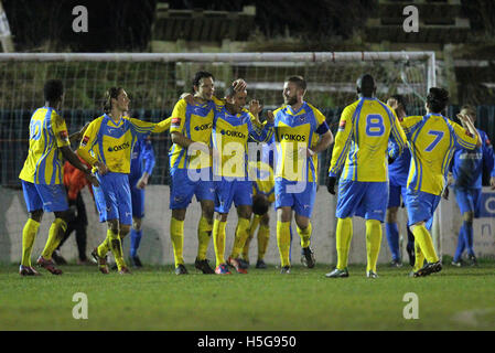 Ashley Dumas erzielt das erste Tor für Canvey und feiert - Redbridge Vs ...