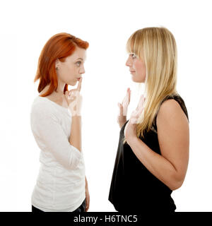 Konzept von schönen Mädchen reden isoliert mit Hände um Mund Regie ...