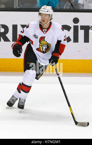 Erik Condra von den Ottawa Senators, rechts, feiert sein zweites Tor ...