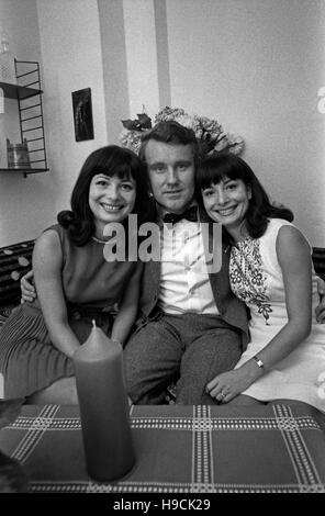 Fest Im Hause Edgar Bessen Und Heidi Koehn, 1960er Jahre Deutschland ...