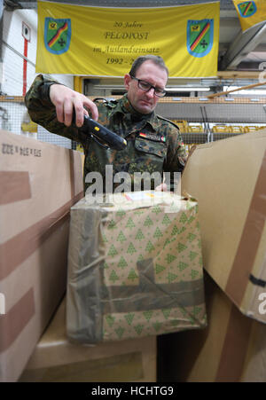 Pfungstadt, Deutschland. 6. Dezember 2016. Oberstabsgefreiter Jürgen ...