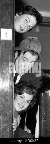 CAROLE COSTELLO, LOU COSTELLO und PATRICIA ANNE COSTELLO auf dem Set ...