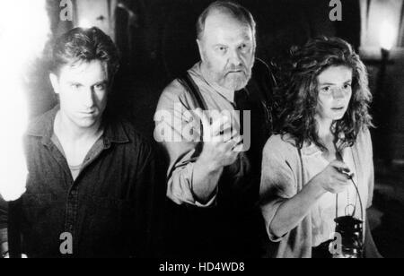 FRIDAY THE 13TH: THE SERIES, von links: Steven Monarque, Louise Robey ...