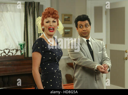 MADTV (aka MAD TV), von links: Arden Myrin (als CNN Anker Gerri Willis ...