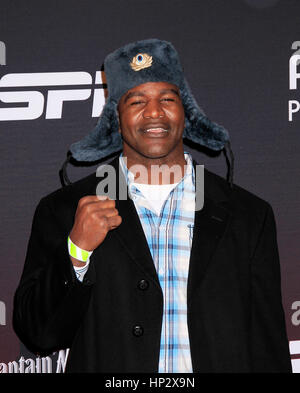 Evander Holyfield kommt bei der ESPN The Party Super Bowl Party am 31 ...