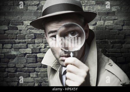 Hut und Lupe für einen Detektiv spy Logo Design Stockfoto, Bild ...