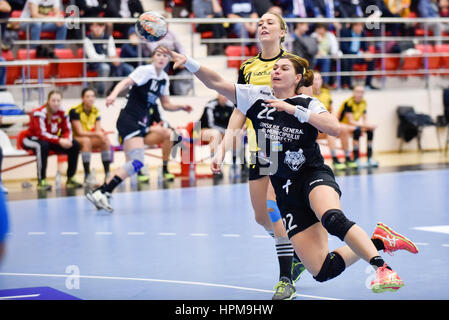 20. November 2015: Oana Andreea Manea #22 von CSM Bukarest in Aktion ...