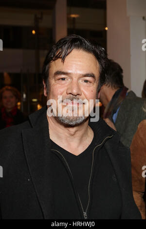 Premiere "Ganzkörpereinsatz" am Hamburger Kammerspiele mit: Markus ...