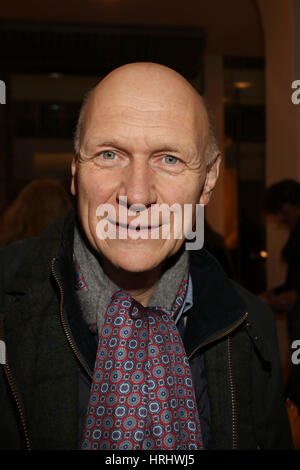 Premiere "Ganzkörpereinsatz" am Hamburger Kammerspiele mit: Markus ...