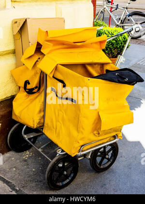 Tasche des Postboten. Der Briefträger verteilt die Post, Sack Eines ...